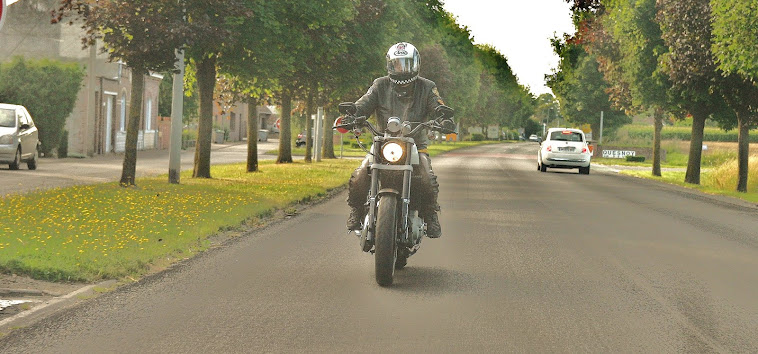 my Cafe Racer Museum: Triumph adventurer