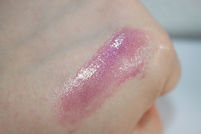 co sroce w oko wpadnie: deep berry pink... czyli blyszczyk Illamasqua :)