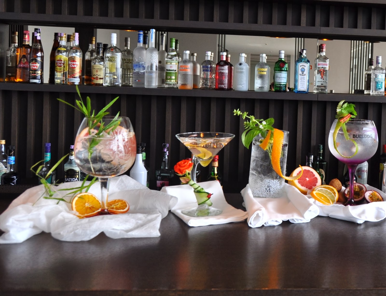 MIXOLOGIA - COCKTAILS & MISTURA FINA - FRANCISCO GUERREIRO.: “Um Bar ...