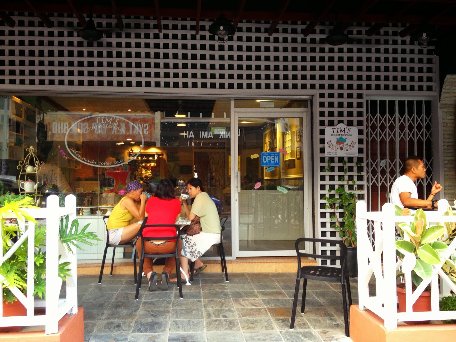 Sweet Like Candy : : :: Teatime at Tim's Teapot Terrace