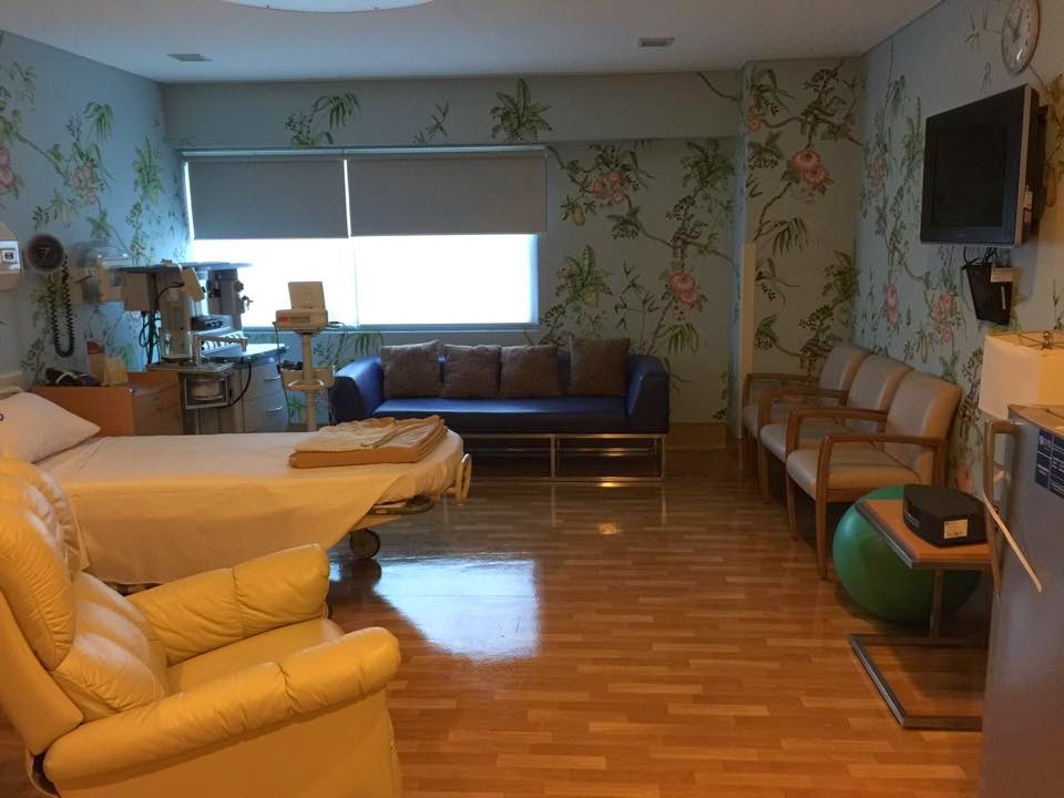 Carmelalala...: St. Lukes Hospital BGC - Maternity Rooms 101