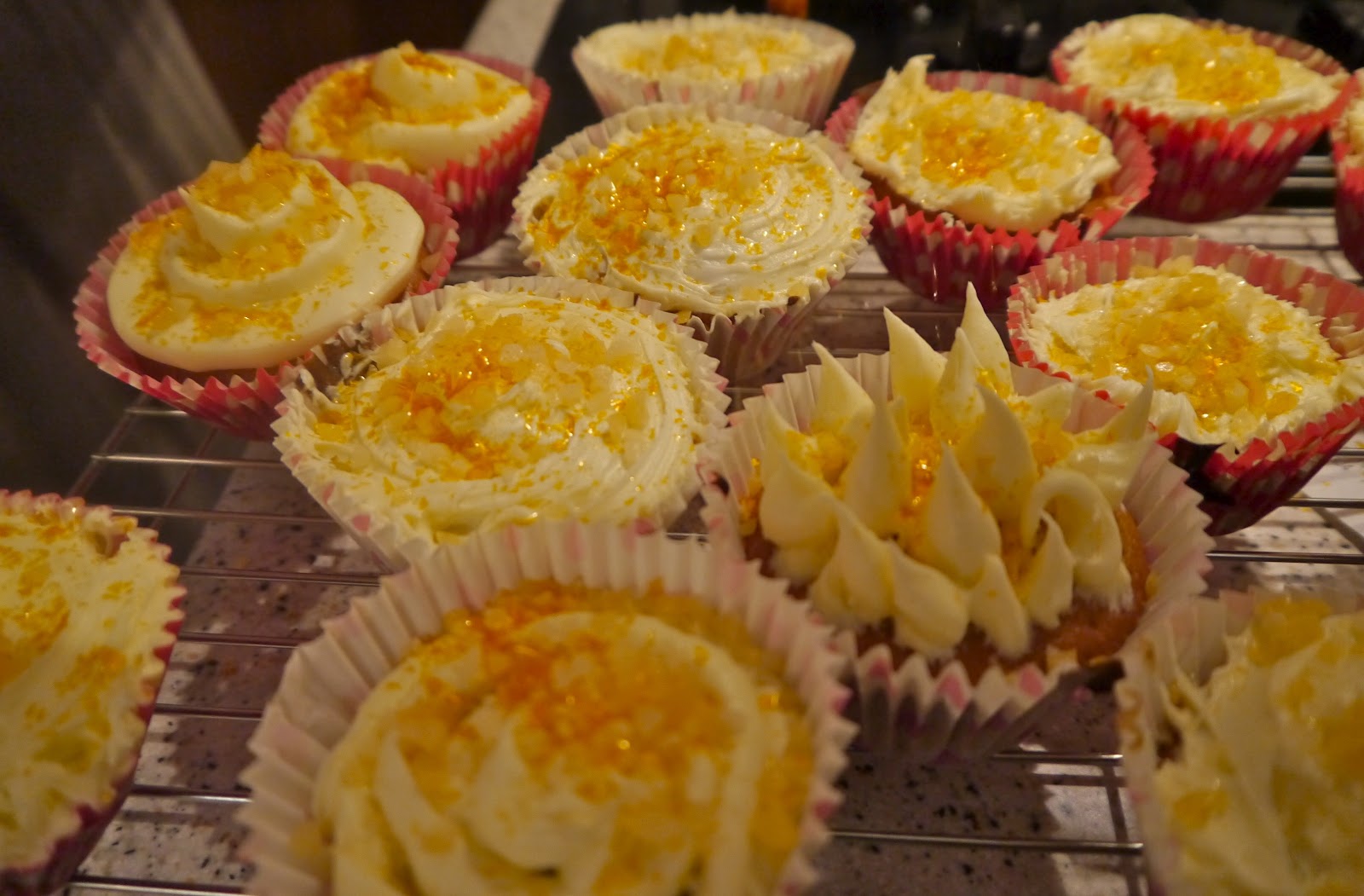 SUPERCALAFASHIONISTIC: Exploding Cupcakes