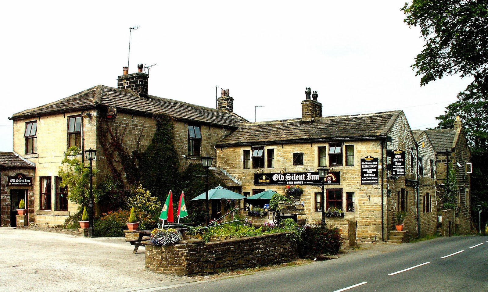 Roy's blog: SOME PUBS WITH A STORY TO TELL - West Yorkshire 1