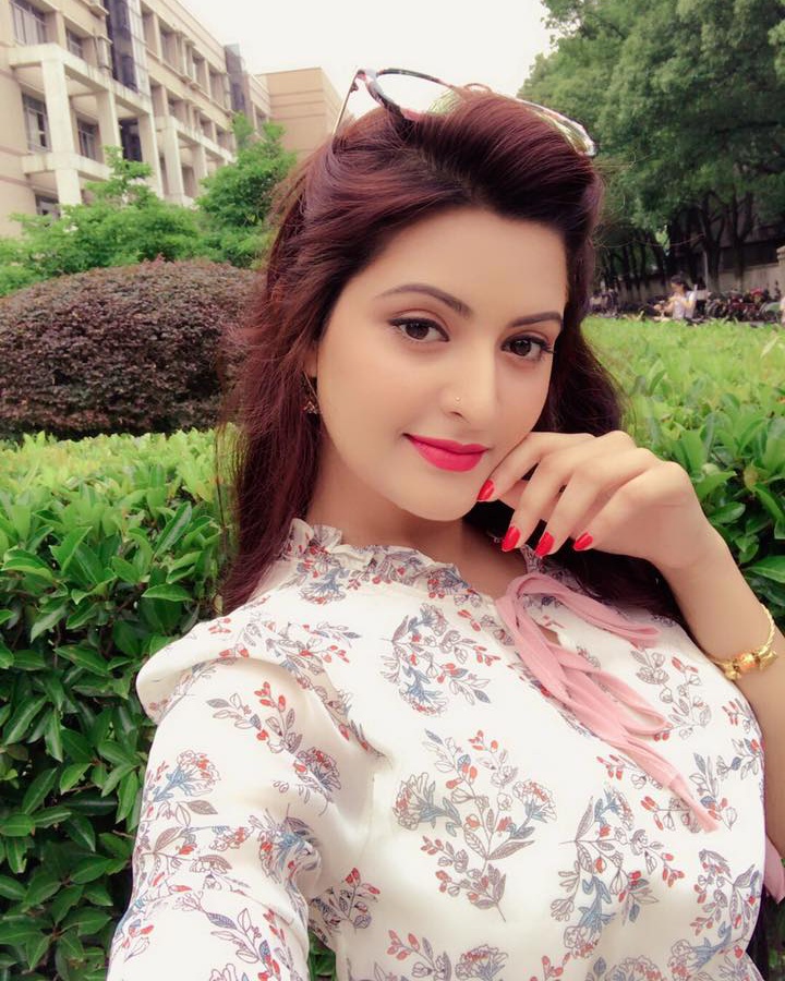 PORI MONI LATEST PICTURE GALLERY