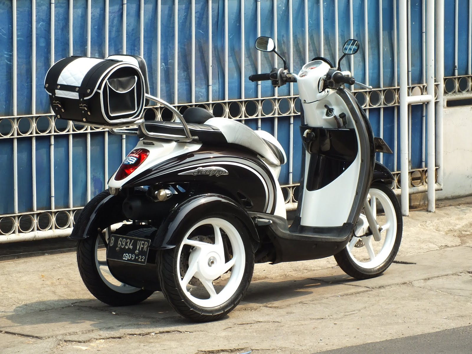 Oracle Modification Concept: HONDA SCOOPY TRIKE (Roda Tiga) Konsep ...