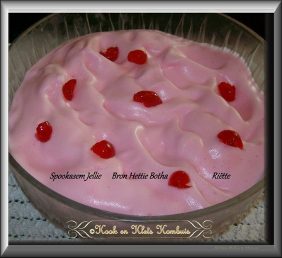 In en om die huis: SPOOKASEM JELLIE