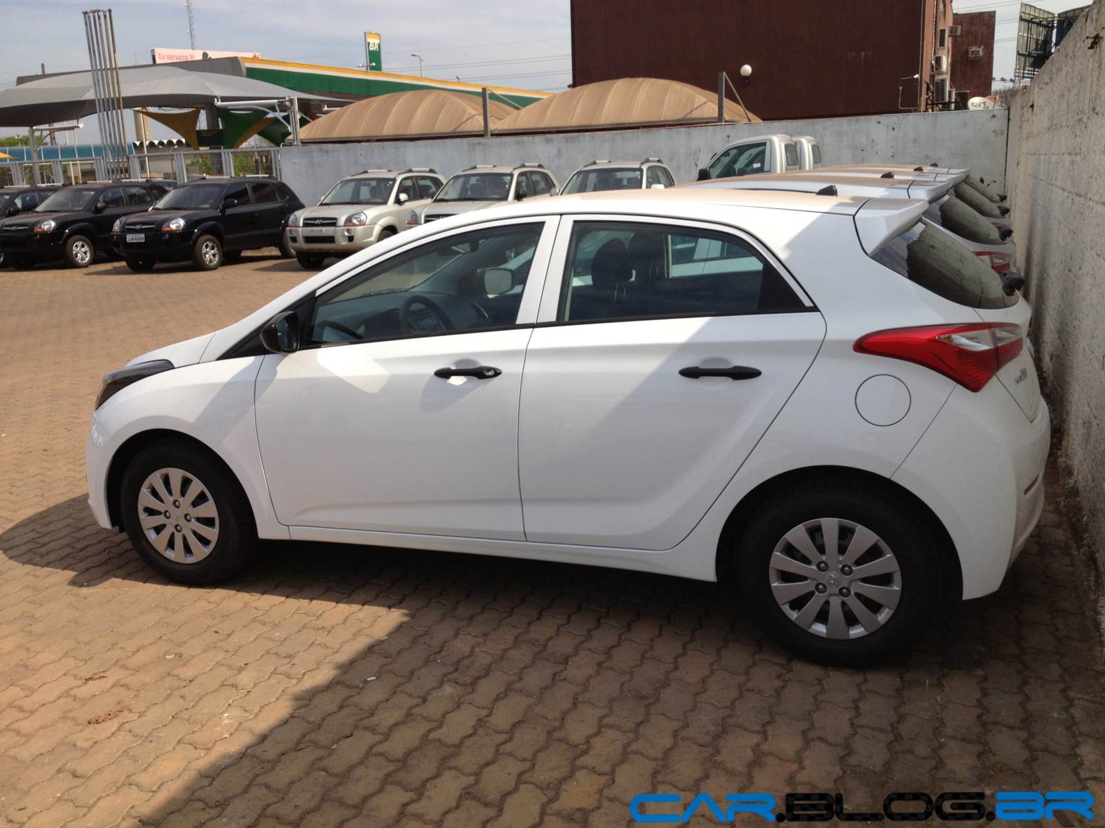 Hyundai HB-20 Comfort: fotos do carro em concessionária