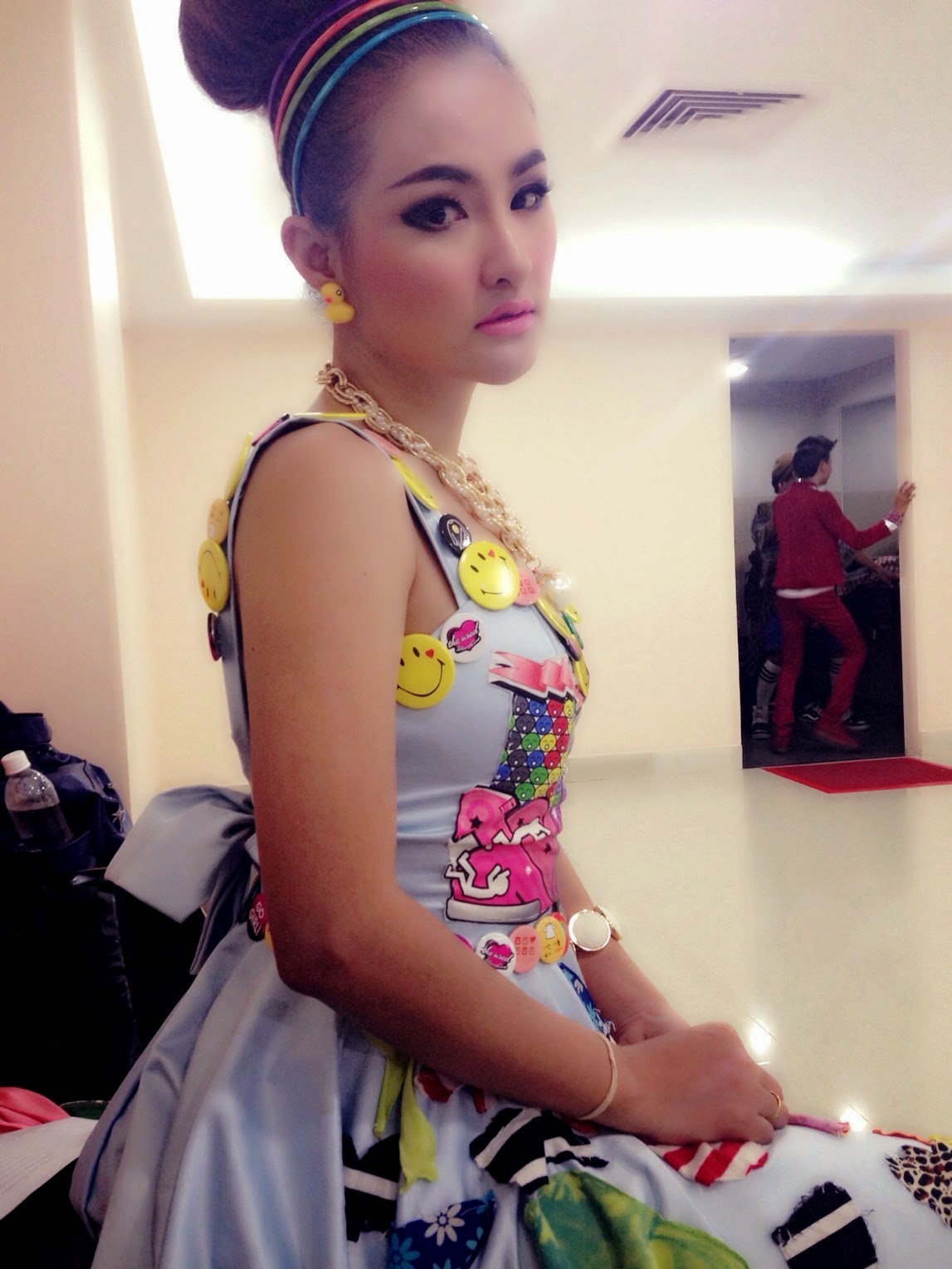 Khmer Stars Online: Khmer Singer Sokun Nisa in Town Production