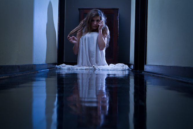 UNPRECEDENTED PICTURES: Courtney Read's Mini Model Photo Shoot