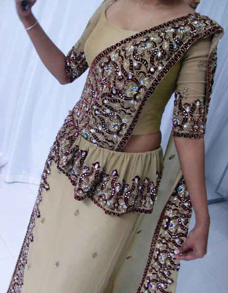 Modern Sri Lankan Saree Blouse Designs and Design Ideas: Kandyan Style