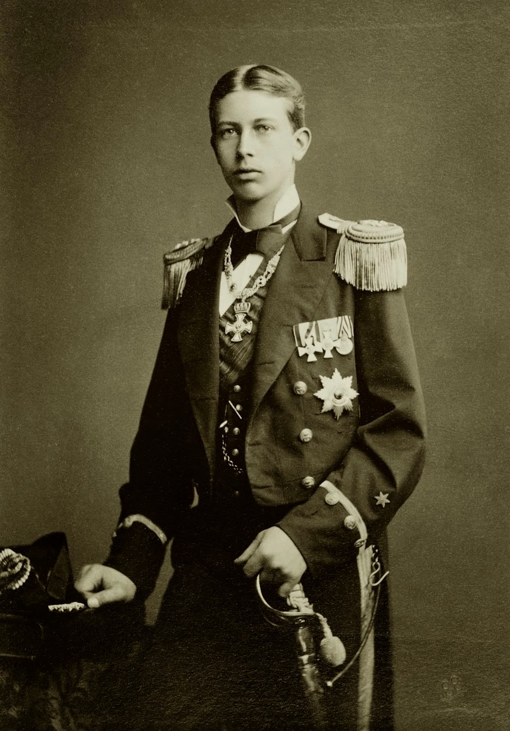 Royalty & Pomp: 10/10/13