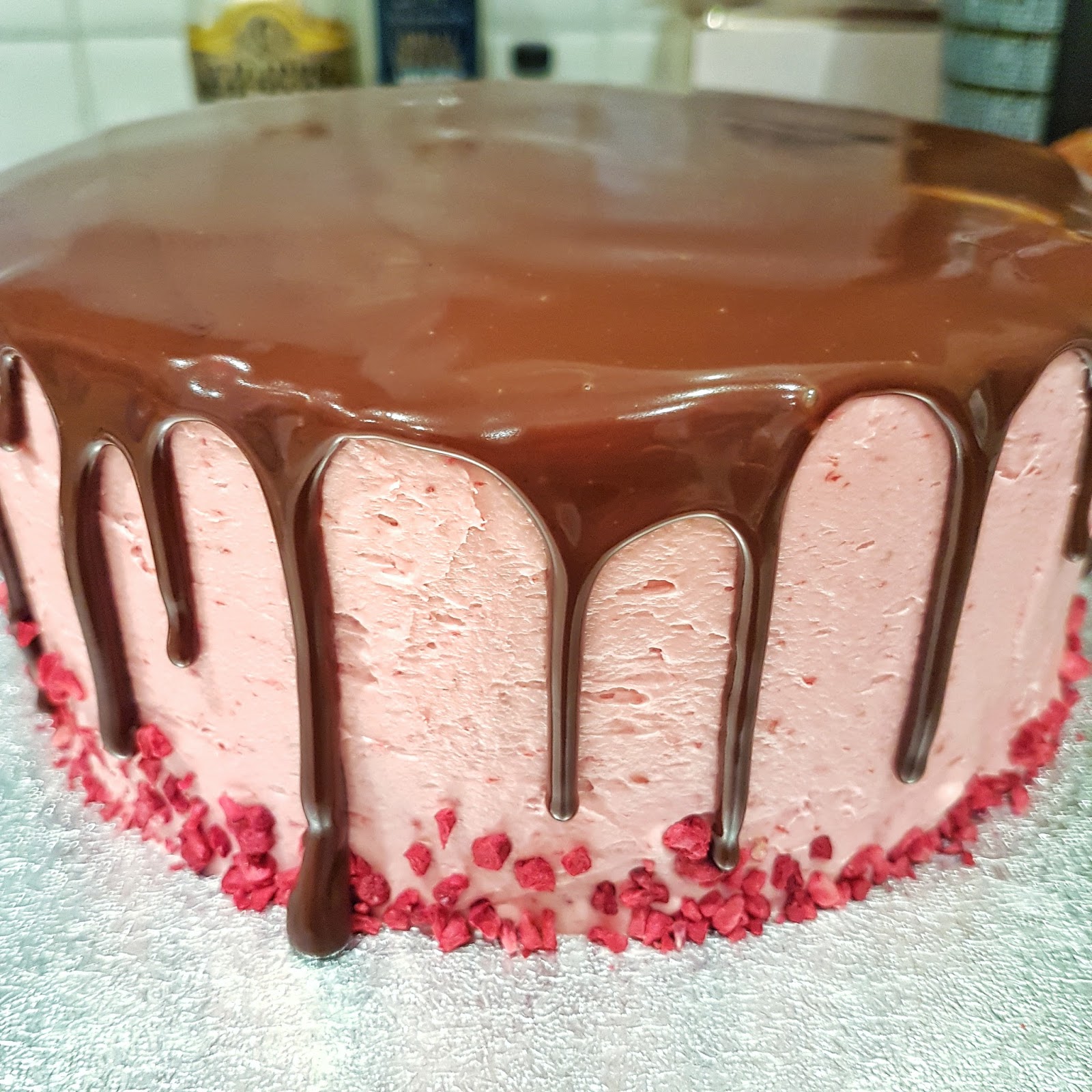 Chocolate Raspberry Drip Cake – Recipe