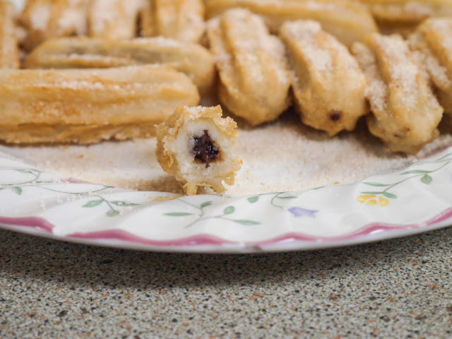 This Muslim Girl Bakes: Current Favourites #6: Missi Roti and More!