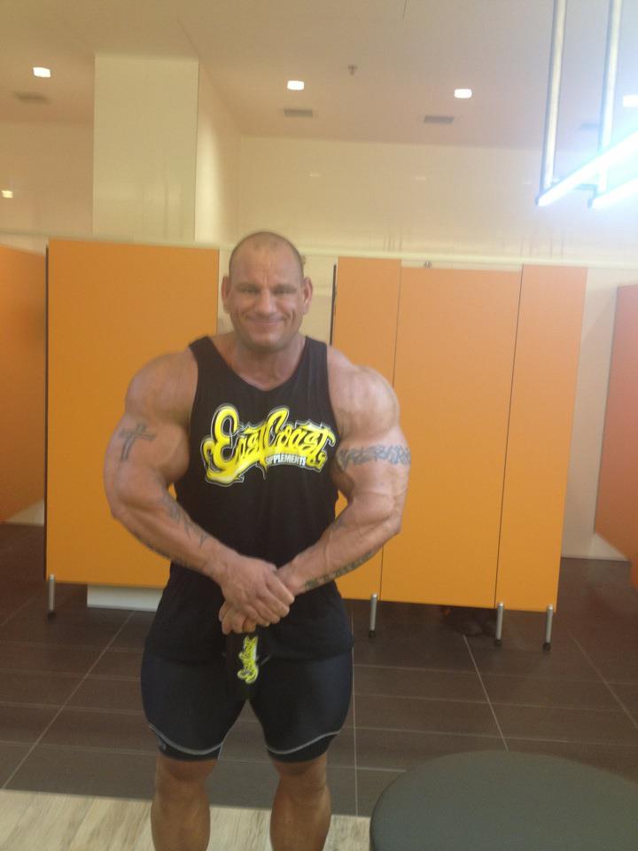 Muscle Lover: Australian bodybuilder Luke Timms