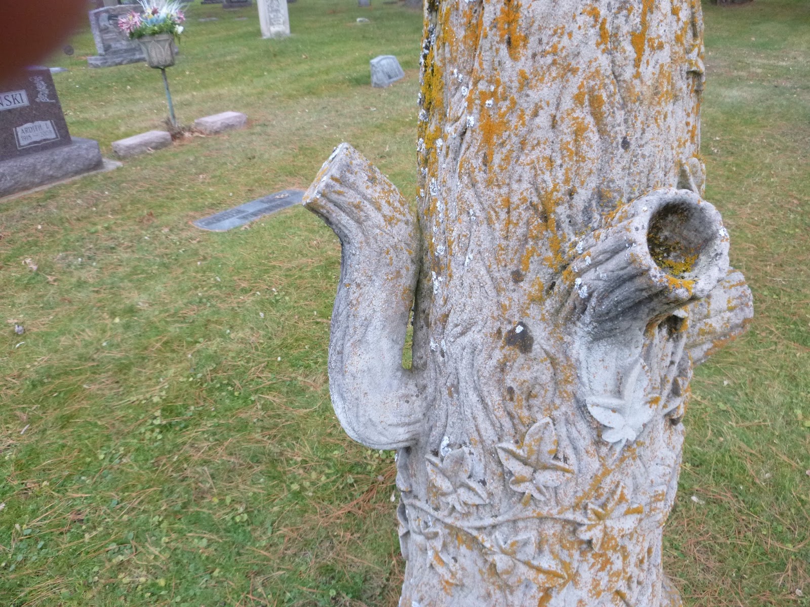 Detritus of Empire: Tree Shaped Tombstones - Galesville Wisconsin