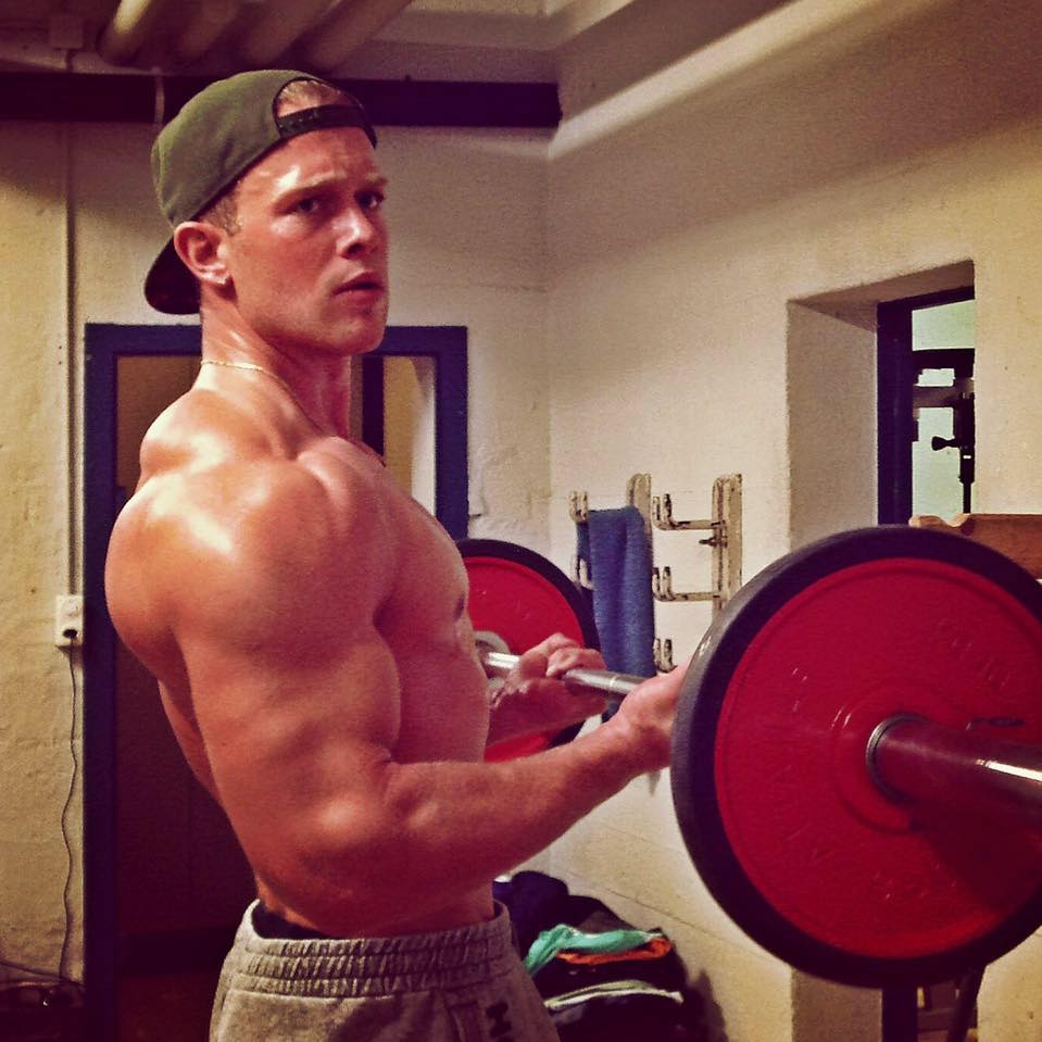 the beauty of male muscle: Lars