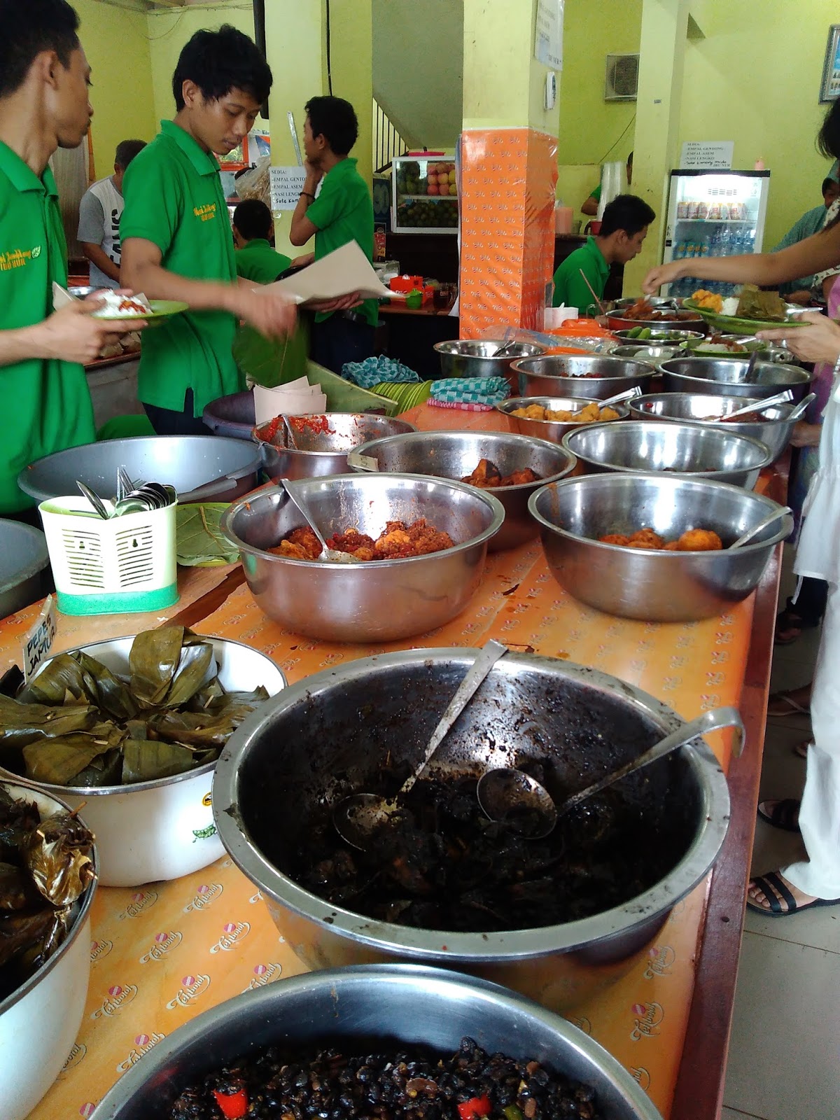 Nasi Jamblang Ibu Nur Khas Cirebon - Kornelius Ginting
