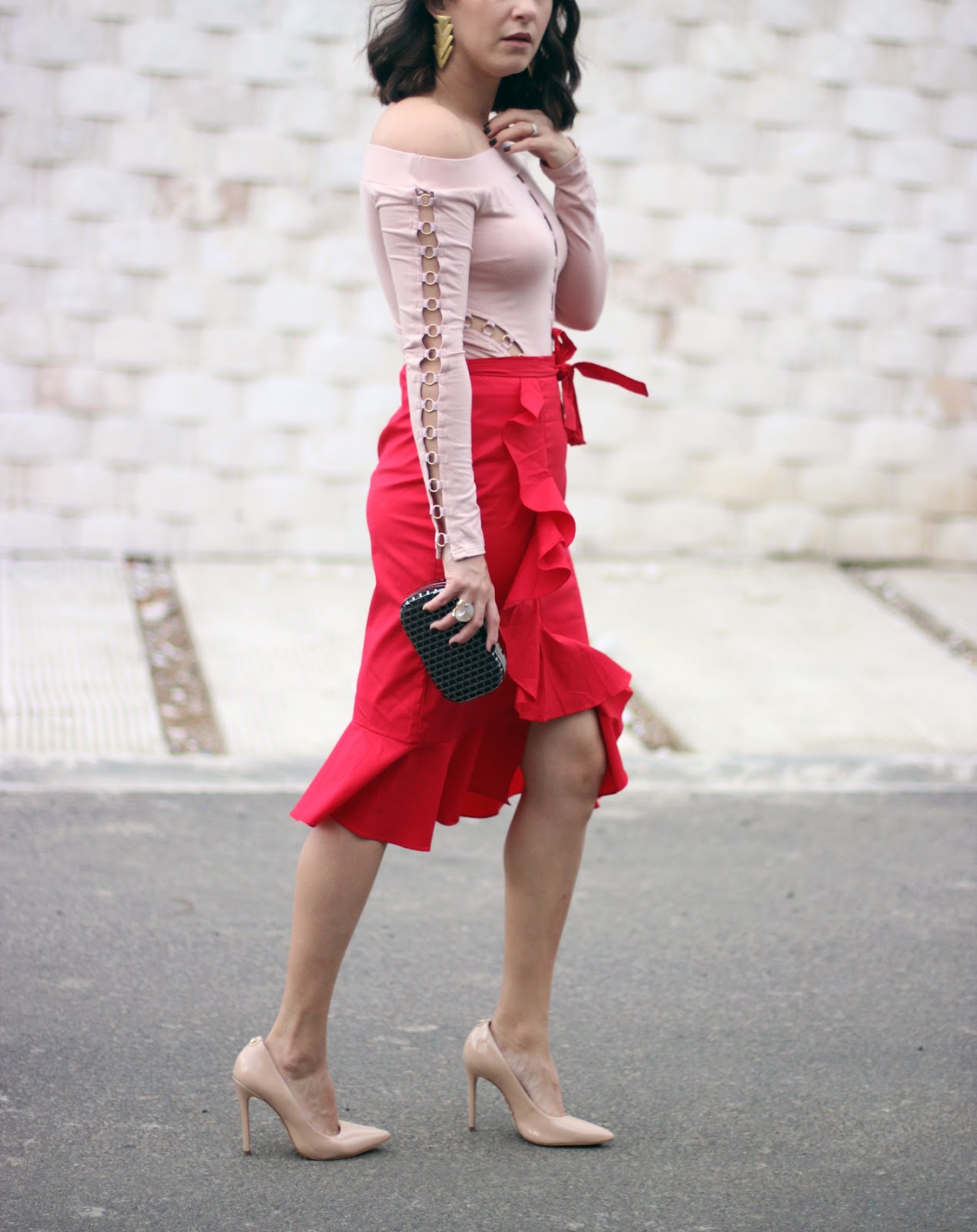 Outfits Ideas For Valentine's Day: Red Ruffled Skirt + Soft Pink Body ...