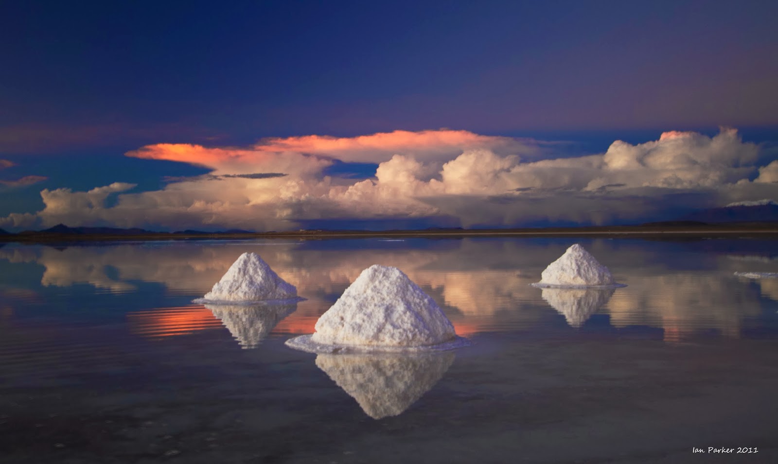 BOLIVIA... LO MEJOR QUE TENEMOS: EL MAR DE SAL YA VIBRA CON EL DAKAR ...