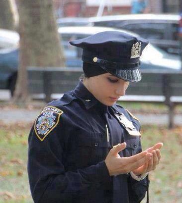 Female Muslim Police Officer of NYC | Hijab Styles, Hijab Pictures ...