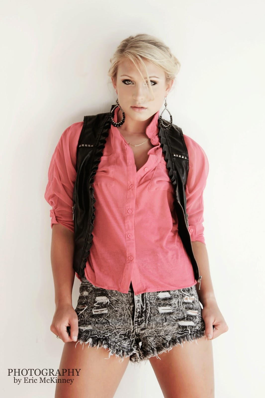 6:12 Photography by Eric McKinney: Portraits: Taylor M. - Preview