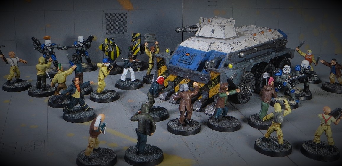 Magpie and Old Lead: Adeptus Arbites APC