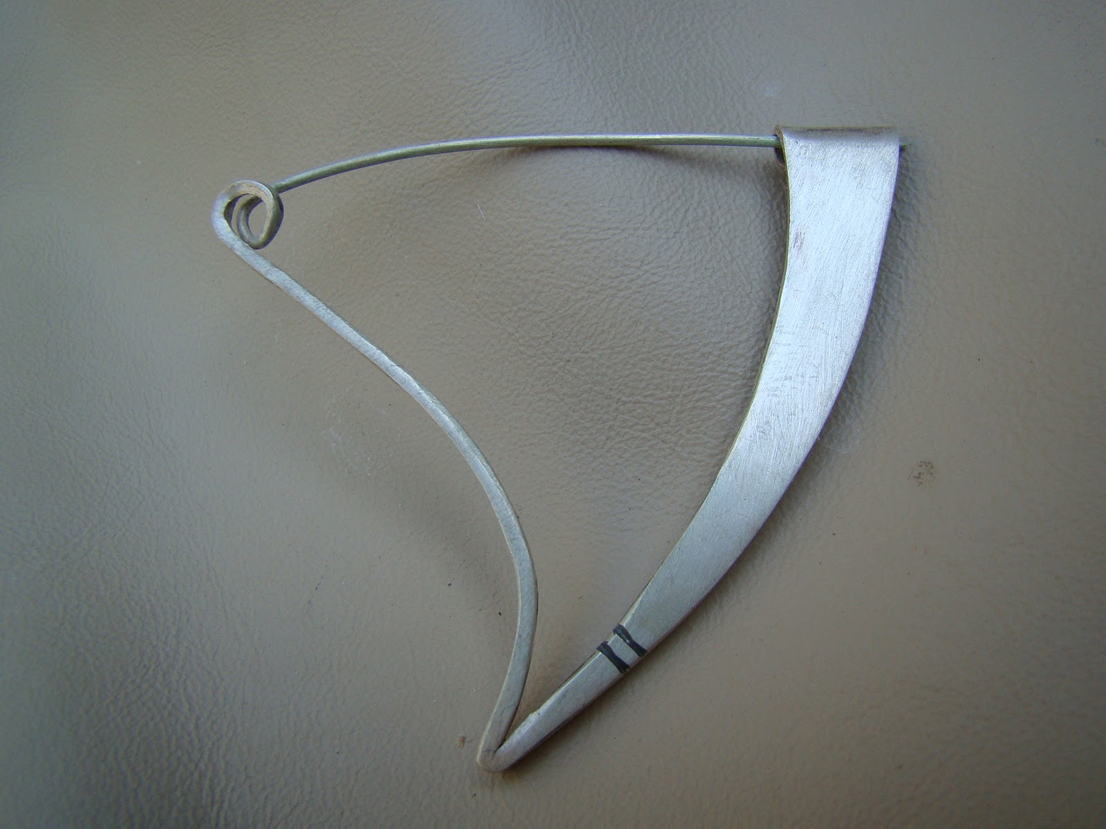 Musings of a Metalsmith: FIBULAE