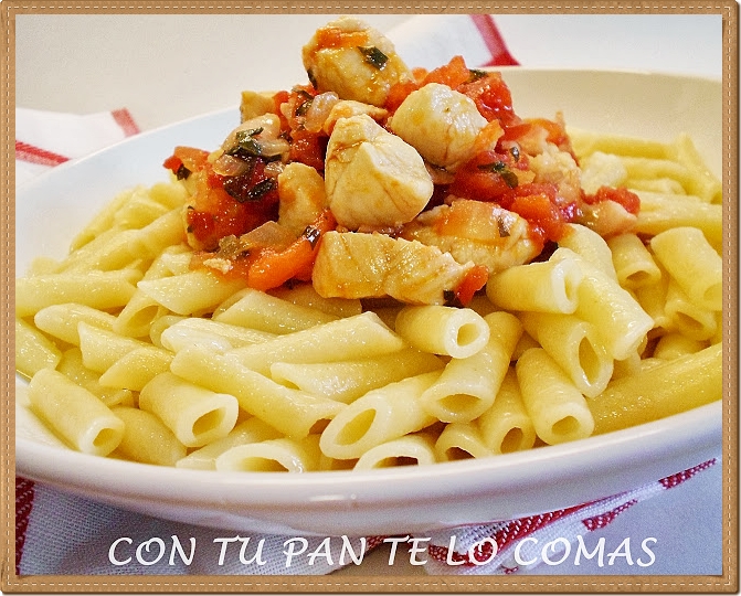 MACARRONES CON POLLO Y BACON