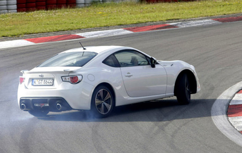 Toyota GT86 - There She Goes Again Sporty ~ THE AUTOMOTIVE WORLD BLOG