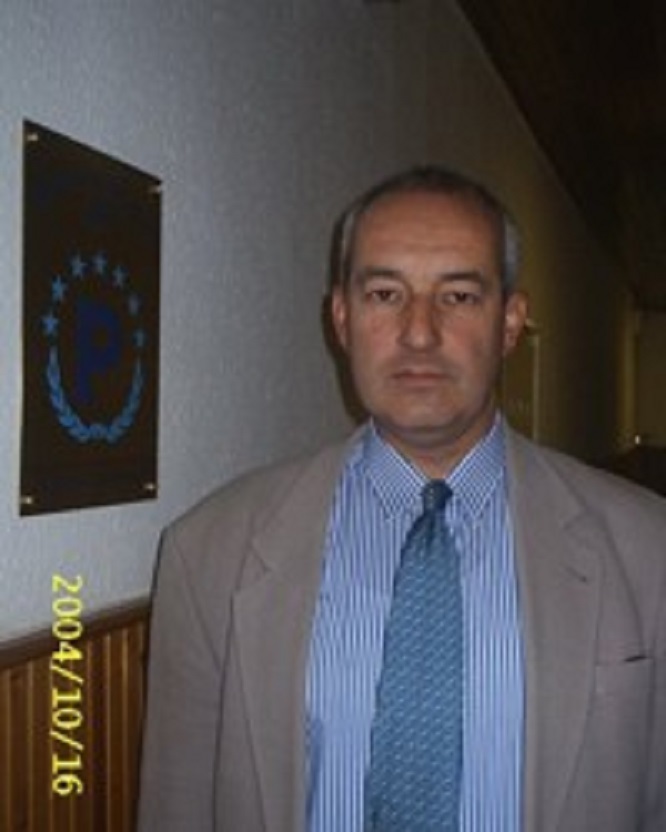 BUDAPESTI ÖNKORMÁNYZATI PARKOLÁSI KFT.: IN MEMORIAN Novák Péter....