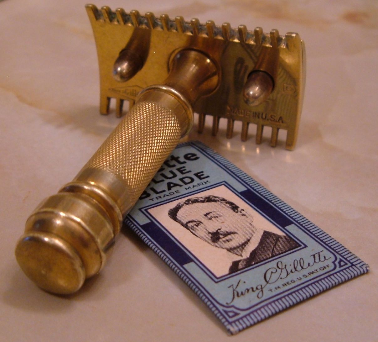 Jayaruh Shaving: Gillette Old Style (1920s)