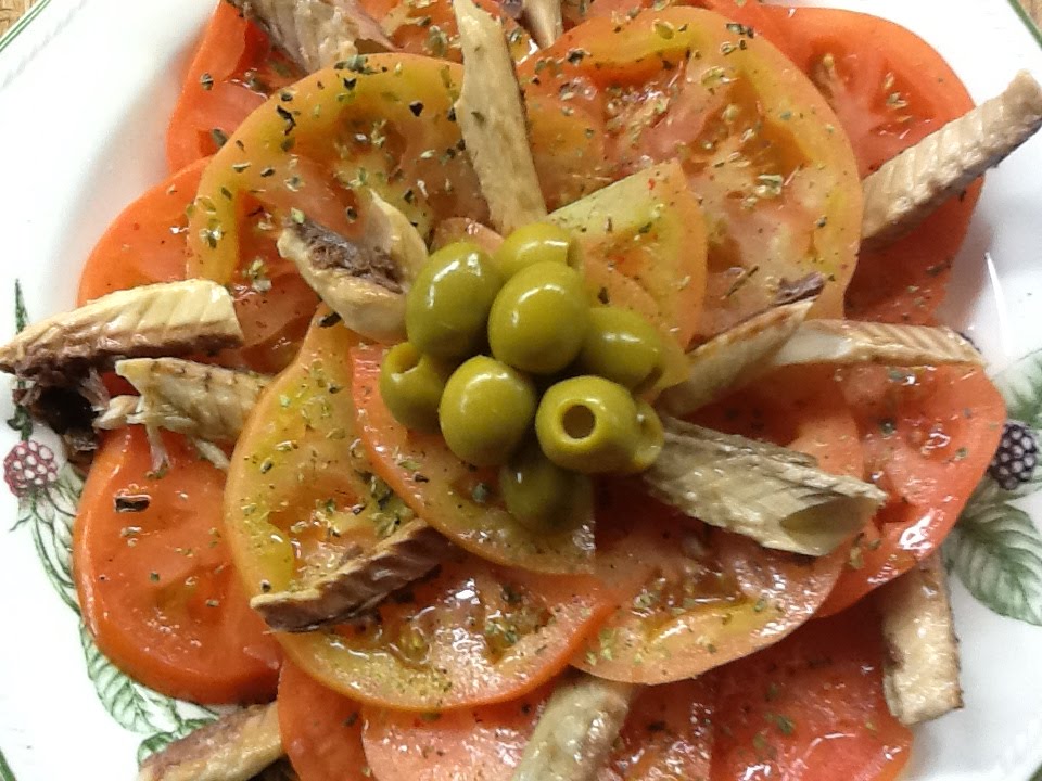 COCINANDO VOY RECETANDO VENGO: ENSALADA DE TOMATES CON ORÉGANO.