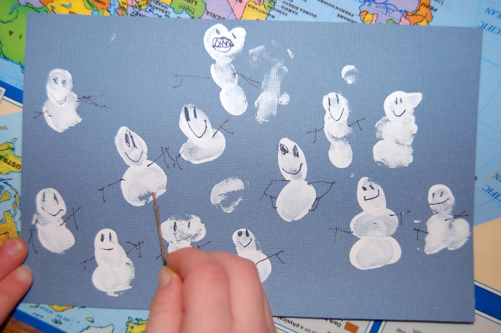 Fingerprint Snowmen - I Heart Crafty Things