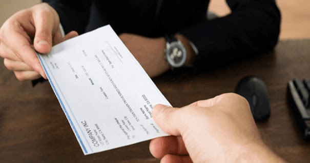 "Bounced check" nghĩa là gì?