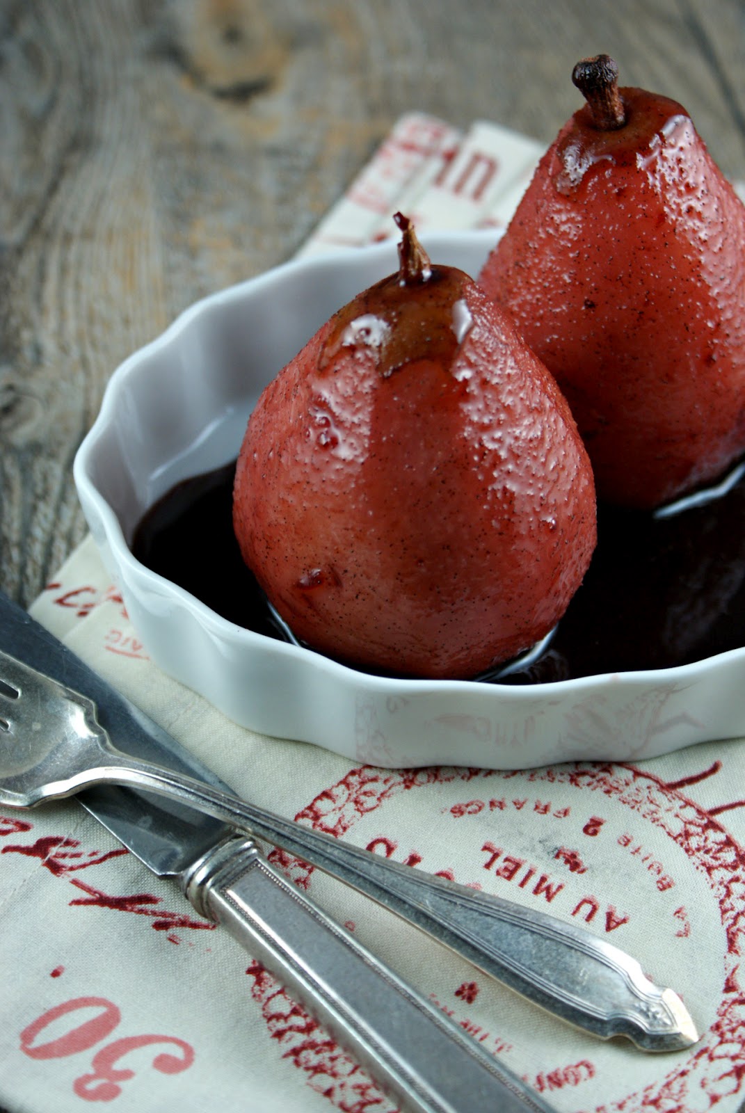 Authentic Suburban Gourmet: Spicy Poached Pears with Cinnamon Cream