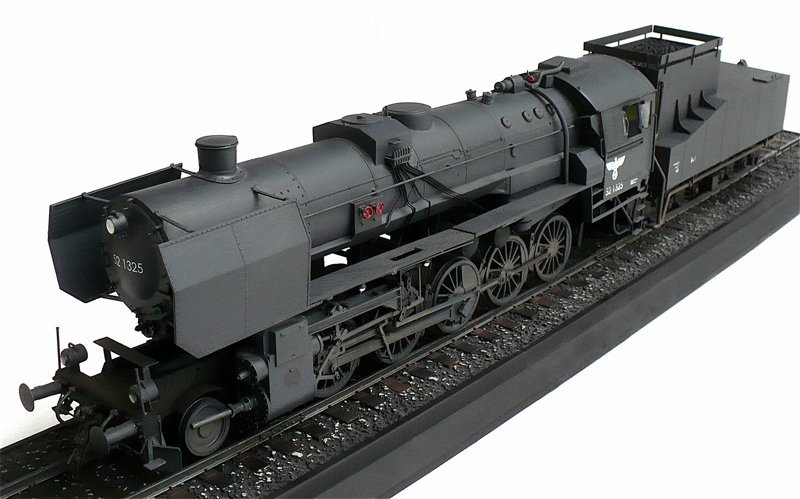 The Great Canadian Model Builders Web Page!: Kriegslokomotive BR52