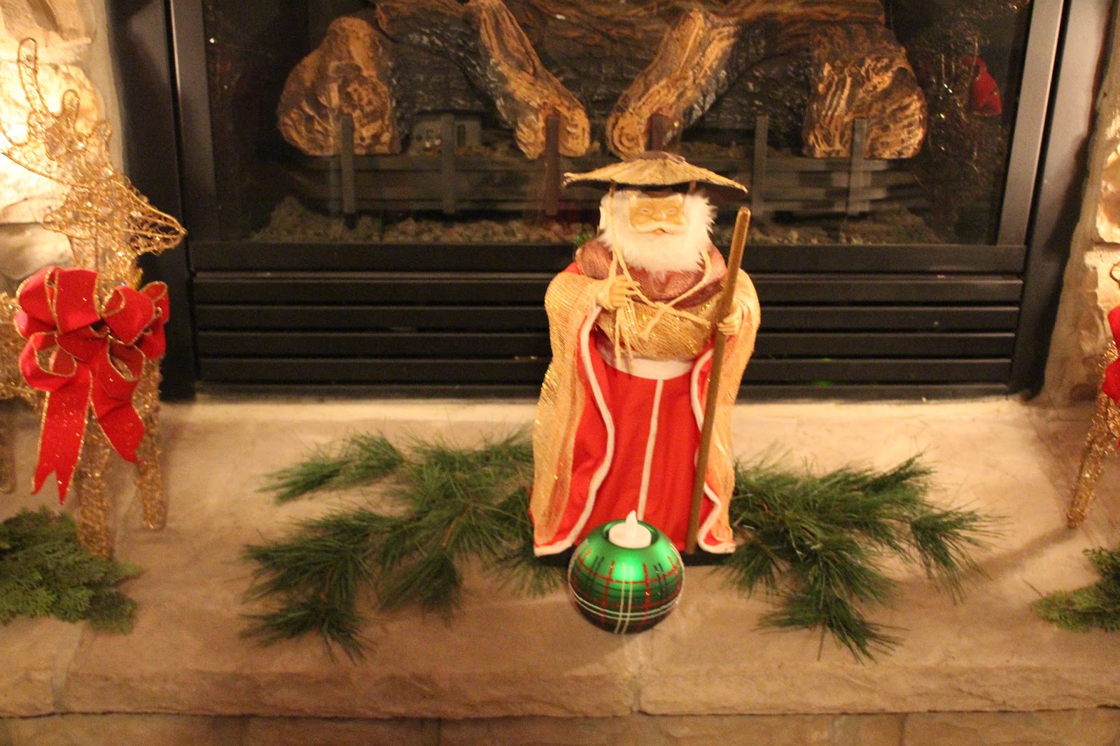 Designs by Pinky: Christmas Mantle and Hearth, 2017