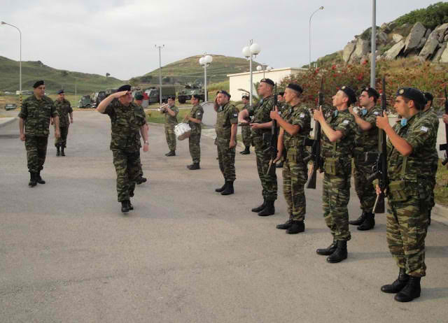 ΦΩΤΟ: ΕΠΙΣΚΕΨΗ ΣΤΗΝ 88 ΣΔΙ ΣΤΗ ΛΗΜΝΟ ΑΠΟ ΤΟΝ ΑΡΧΗΓΟ ΓΕΣ ΑΝΤΙΣΤΡΑΤΗΓΟ ...