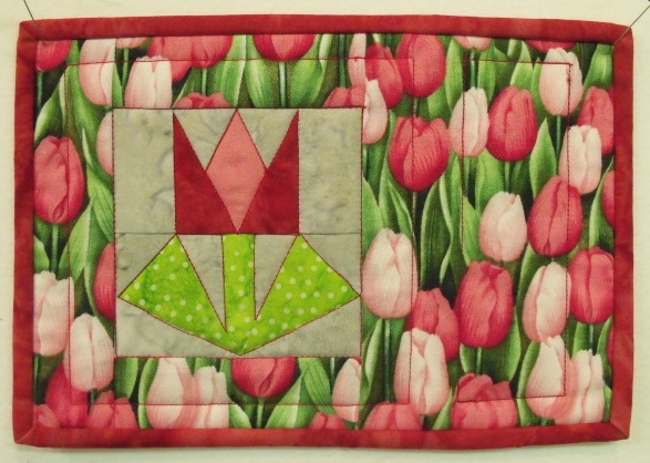 Treadle Quilts: Spring mug rug!