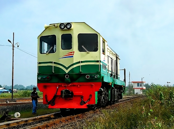 Jenis Lokomotif Kereta api Indonesia yang digunakan PT. KAI - motospes ...