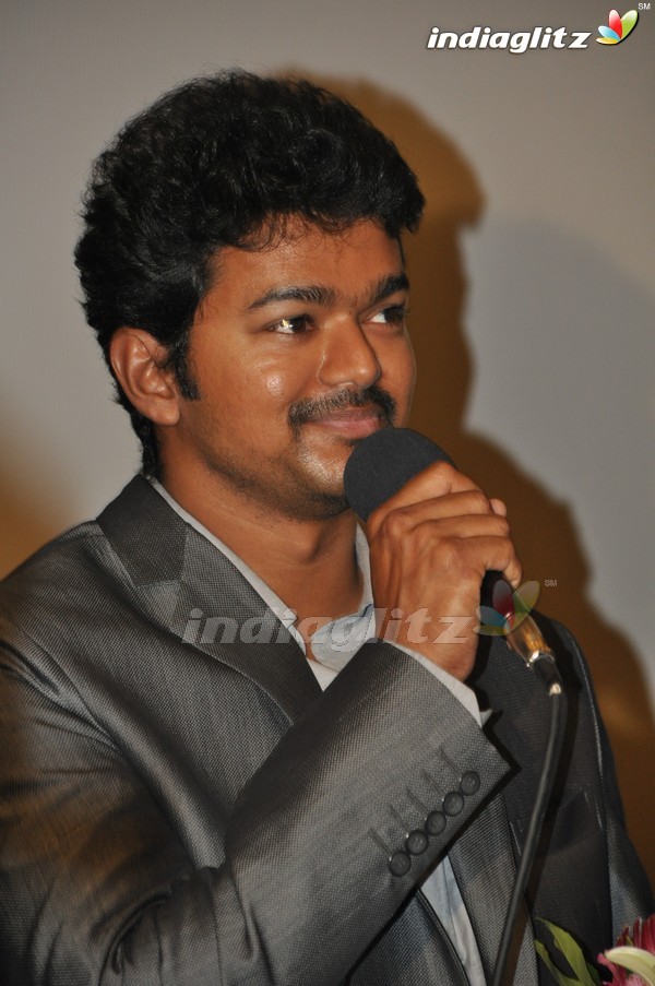 Vijay Will Joint Big And Legend Director ~ Vijay