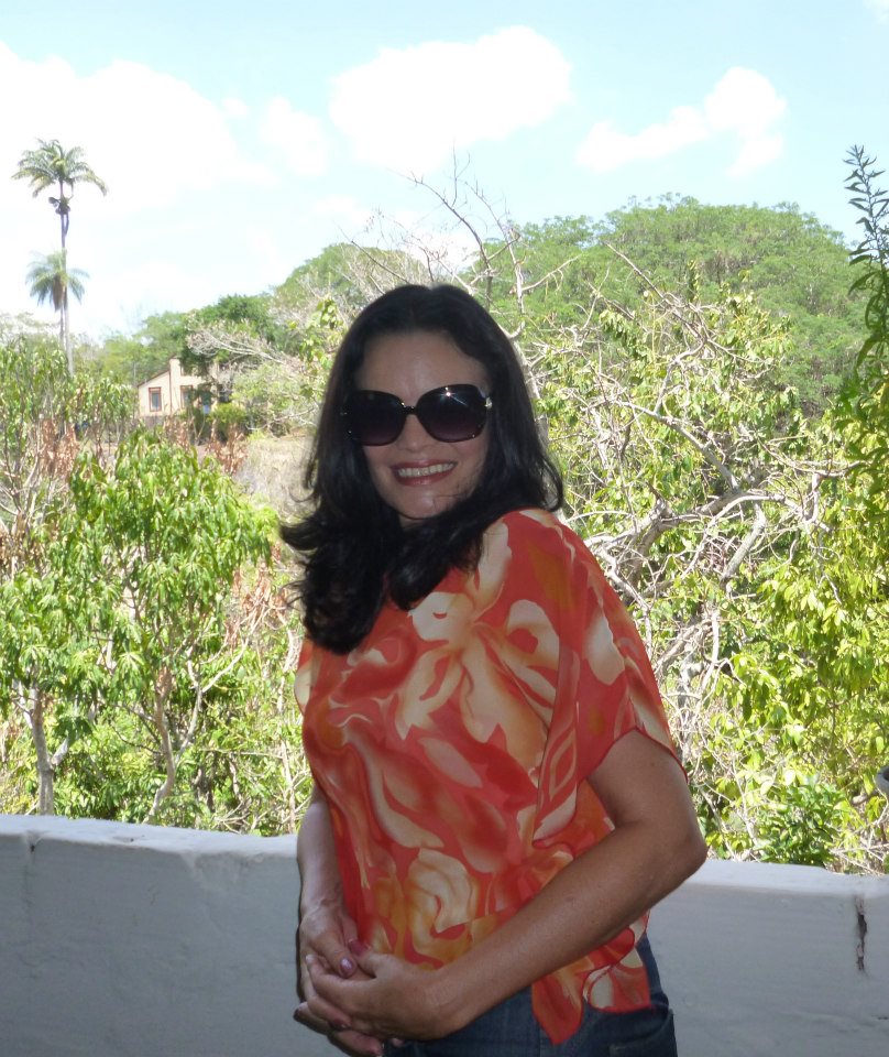 OPINIÃO TRIUNFO: O CHARME DE ANDRÉA PAIVA