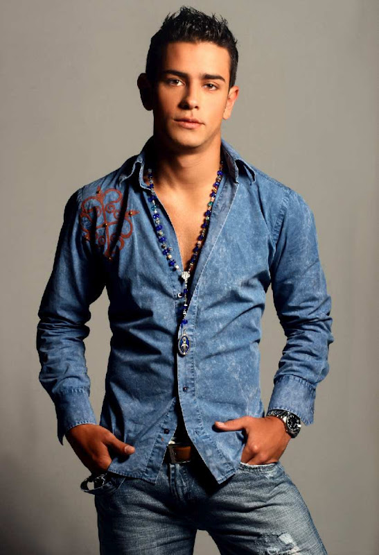 Man Central: Alexander Gil: In Casual Wear