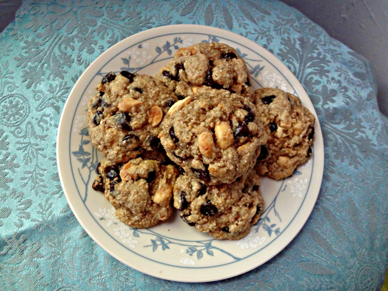 The Cooking Actress: Healthy and Chewy Chocolate Chip Cookies with Nuts