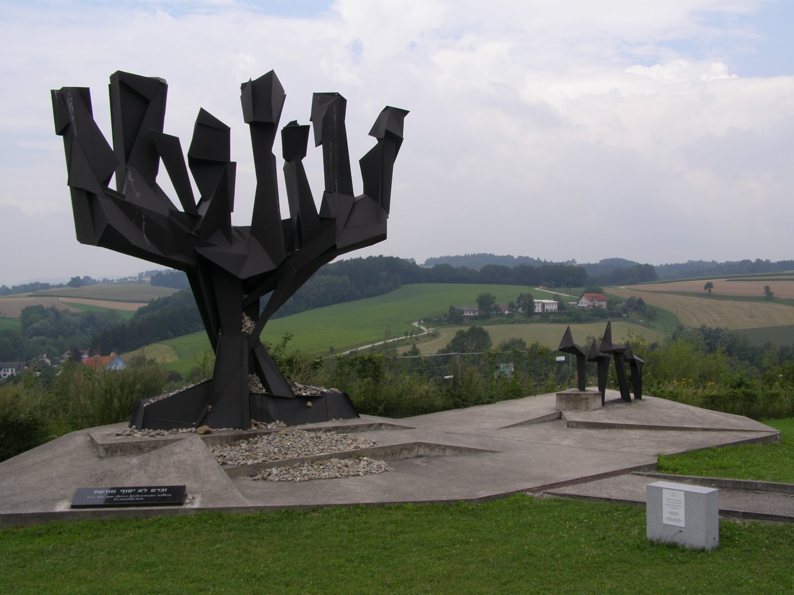 Novinarstvo!!!: Mauthausen – mirno austrijsko selo pored kojeg se ...