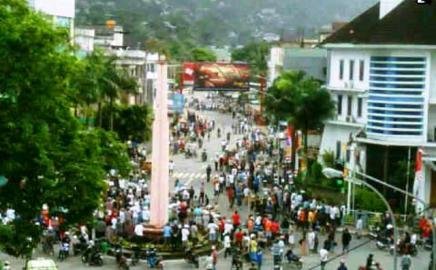 PENJAHAT EMPEROR'S: BRIGADE YESUS MEMBAKAR PERANG DI AMBON