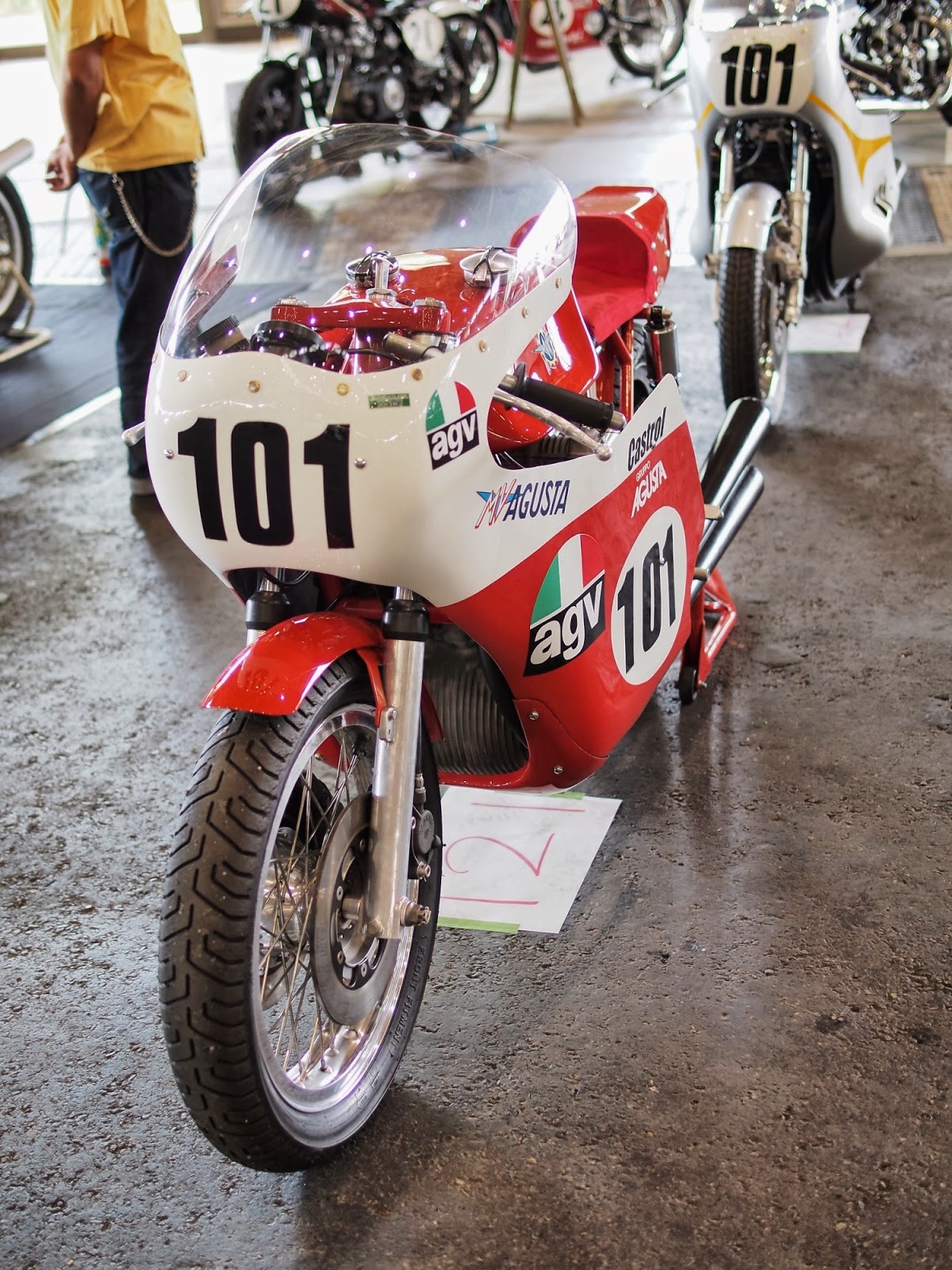 大神戸共榮圈: 2013 スピード&カスタムショー # 77 AERMACCHI HARLEY DAVIDSON RR250 など