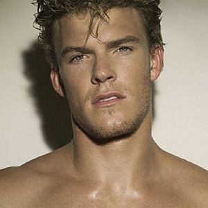 Los Juegos Del Hambre España: Alan Ritchson será Gloss en "Los Juegos ...