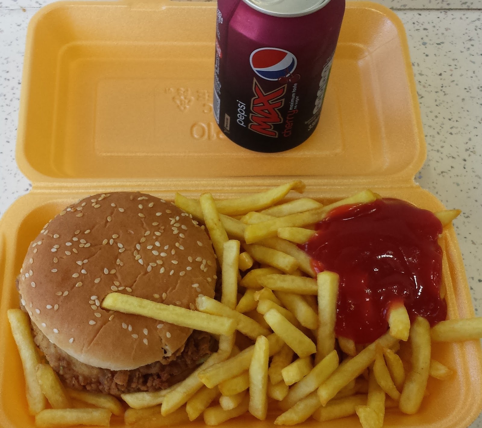 Anna, Look!: Review: FAST FOOD CORNER and DIXIE CHICKEN (Mile End)