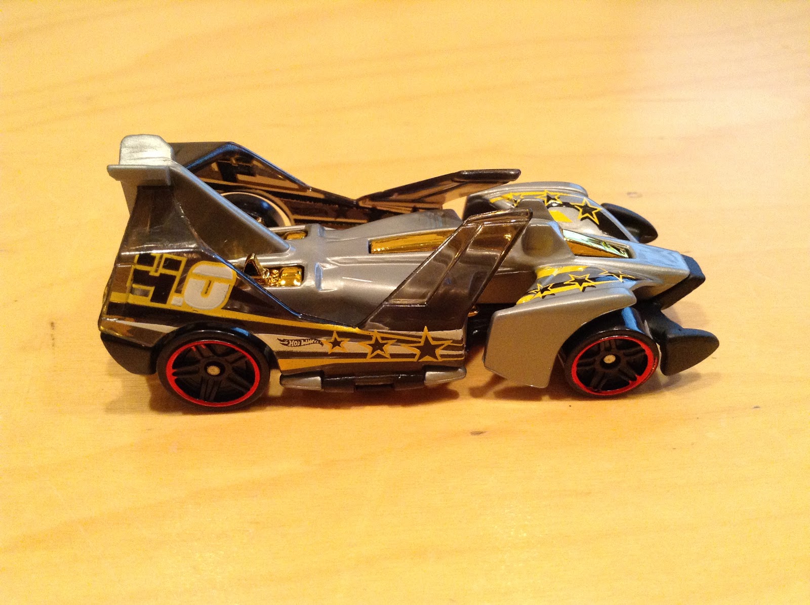 JULIAN'S HOT WHEELS BLOG: Jet Threat 4.0 (2016 Sky Show)